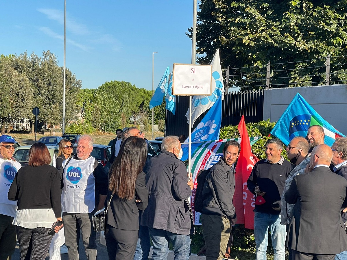 ICCREA, FLASHMOB A ROMA SU LAVORO AGILE | FABI – Federazione Autonoma ...